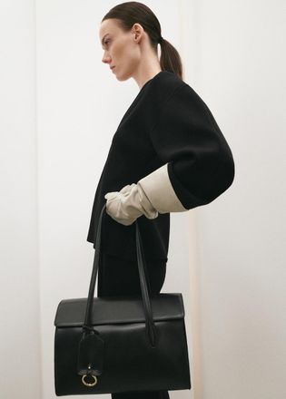 Mango Schultertasche aus Leder mit Charms schwarz - Damen - Einheitsgr&ouml;&szlig;e - MANGO