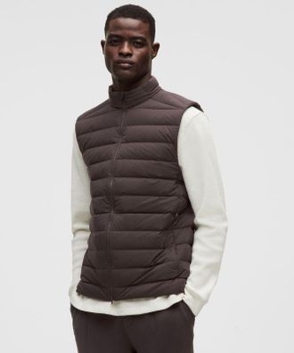 lululemon Navigation Daunenweste mit F&uuml;llkraft 700 f&uuml;r M&auml;nner - Gr&ouml;&szlig;e 2XL in Sequoia