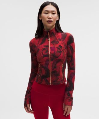 lululemon Lunar New Year Define Crop-Jacke Nulu f&uuml;r Frauen - Gr&ouml;&szlig;e 2 in Lunar Plumes Red Multi