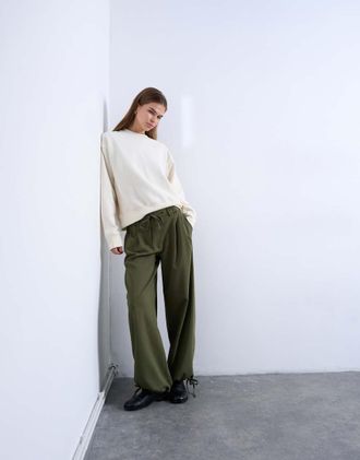 Topshop Pantalon de jogging bouffant ajusté - Olive-Vert