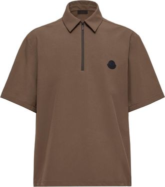 Moncler Moncler Chemise Semi-zipp&eacute;e &Agrave; Manches Courtes Et Logo, Homme, Marron, Taille: Xl