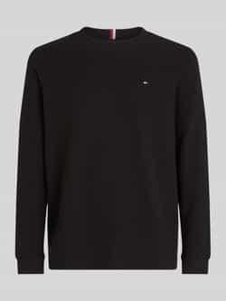 Tommy Hilfiger Regular Fit Langarmshirt mit dezentem Logo-Detail