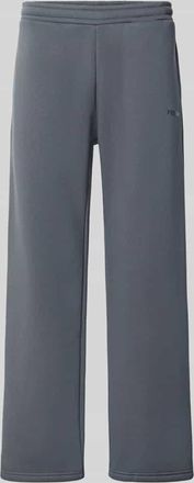 Review Sweatpants mit Logo-Print und Ges&auml;&szlig;tasche