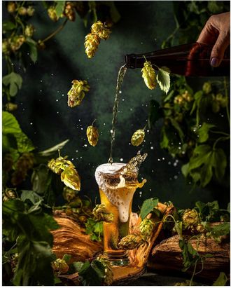 Wallario Poster - Braukunst - Hopfenkaltschale in Premiumqualit&auml;t, Gr&ouml;&szlig;e: 40 x 50 cm