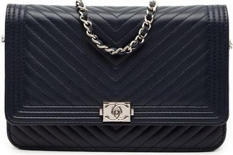 Chanel Hobo Bags - Chevron Lambskin Boy Wallet on Chain - Gr. unisize - in Blau - f&uuml;r Damen