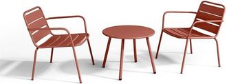 Vente-Unique Salon de jardin en m&eacute;tal - 2 fauteuils bas empilables et une table dappoint ronde - Terracotta - MIRMANDE de MYLIA