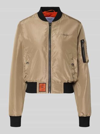 Original Bombers Bomberjacke mit Label-Patch und Rei&szlig;verschlusstasche am &Auml;rmel