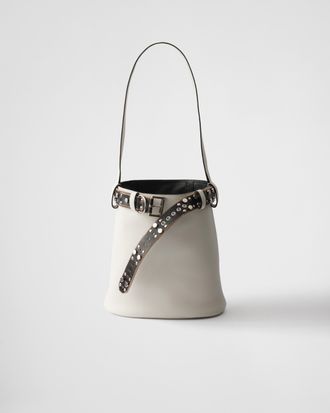 Prada Buckle Bucket Bag aus Leder mit G&uuml;rtel mit Nieten