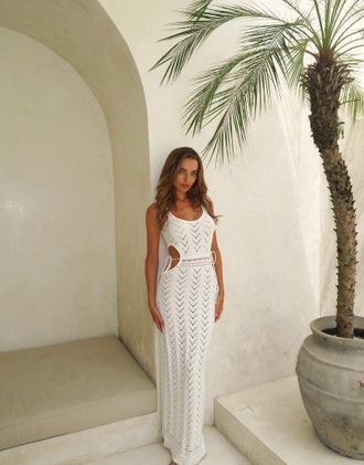 Aria Cove Robe de plage longue au crochet &agrave; encolure d&eacute;gag&eacute;e et taille nou&eacute;e &agrave; d&eacute;coupes - Cr&egrave;me-Blanc