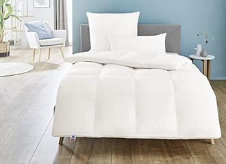 Irisette Daunendecke Nora warme Winterdecke mit Bezug aus 100% Baumwolle. Füllung aus 100% Daunen der Klasse I, 155 x 220 cm, Öko-Tex Zertifiziert, produziert 