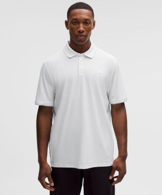lululemon Polo de tennis ray&eacute;e &agrave; protection anti-UV pour Hommes - Taille 2XL
