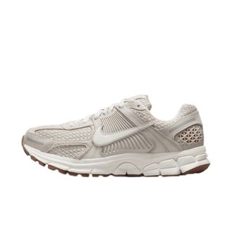 Nike Nike FZ3780 Nike Zoom Vomero 5 Damen LT Orewood BRN/SAIL-METALLIC Silver EU 45.5