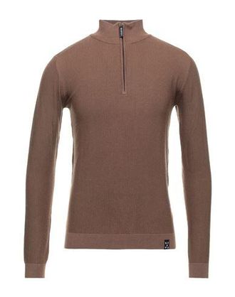 Berna MAILLE - Cols roul&eacute;s sur YOOX.COM