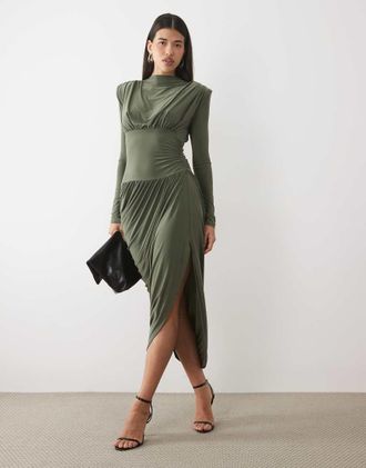 Asos robe midaxi drap&eacute;e &agrave; col montant avec &eacute;paulettes en khaki-Vert
