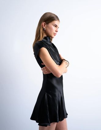 Topshop Robe en satin &agrave; mancherons - Noir