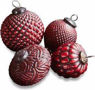 Loberon Weihnachtsschmuck 4er Set Meyen - Nostalgie-Charme, besonderer Musterung, Rot, passenden Eisenkappe - Glas, rot