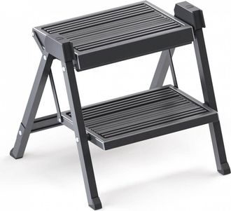 Hailo Klappleiter 4410001 Stepfix 2-stufig schiefergrau Trittleiter | Klapptritt mit Wandhalter | kompakt und sicher | Tragkraft bis 150 kg | Stabil und lei