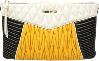 Miu Miu Pre-owned Sac bandouli&egrave;re matelass&eacute; en cuir Nappa - Femme - Pre-owned - Multicolore - Taille: ONE Size
