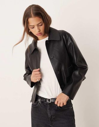 Mango Kastige Jacke aus Kunstleder in Schwarz