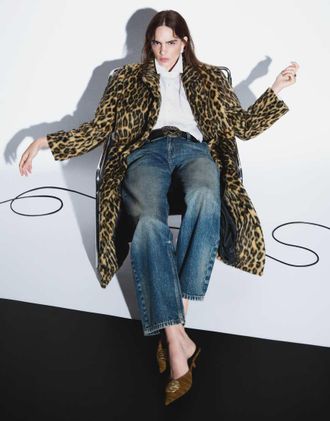 Asos Longline-Mantel aus Kunstpelz mit Leopardenmuster-Braun