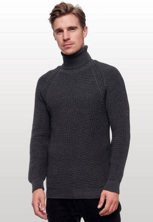 Rusty Neal Rollkragenpullover mit kuscheligem Rollkragen
