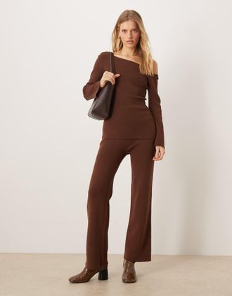 Pretty Lavish Pantalon densemble en maille - Marron-Brown