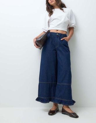 Miss Selfridge Wide-Leg-Jeans mit Volantsaum in Raw-Waschung-Blau