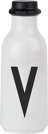 DESIGN LETTERS Pers&ouml;nliche Trinkflasche Wei&szlig; (V) | BPA-Frei | 500 ml | Tritan Wasserflasche im Nordisches Design | Auslaufsicher | Sp&uuml;lmaschinengeeignet | erh&auml;ltlich