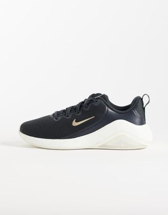 Nike Zoom Bella 7 Sneaker in Schwarz und Gold