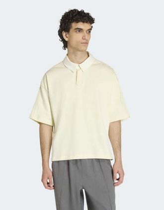 adidas Originals Premium Essentials - T-Shirt in Ivory-Wei&szlig;