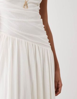 Vero Moda Robe longue fronc&eacute;e sans manches &agrave; taille asym&eacute;trique - Blanc