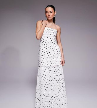 Forever New Exclusivit&eacute; - Robe pliss&eacute;e longue &agrave; pois avec encolure bandeau, taille basse et ourlet transparent - Blanc