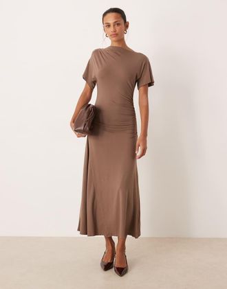 Nobody's Child Niamh - Robe longueur mollet en jersey avec col fronc&eacute; - Marron-Brown