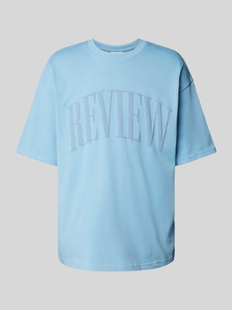 Review T-Shirt mit Label-Print
