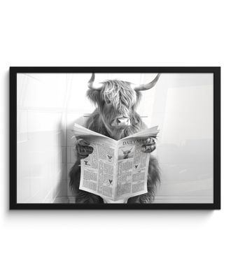 MuchoWow © Bilder mit Rahmen 60x40 cm Poster Wanddekoration Wohnzimmer Deko Modern Geschenke Bilderrahmen Highlander - Kuh - Toilette - Zeitung - Schwarz und w