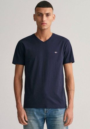GANT T-Shirt SLIM SHIELD V-NECK T-SHIRT mit einer kleinen Logostickerei auf der Brust