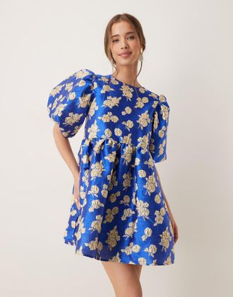 Sister Jane Dream Sister Jane - Robe courte en jacquard &agrave; fleurs - Bleu de cobalt et dor&eacute;