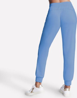 Skechers Jogginghose SKECHLUXE ELEVATE JOGGER aus SKECHWEAVE ELEVATE-Stoff, konisch zulaufendes Bein