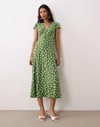 Nobody's Child Avery - Robe mi-longue en viscose &agrave; fleurs avec col V et mancherons - Vert