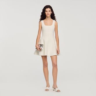 Sandro Kurzes Strickkleid mit Perlen