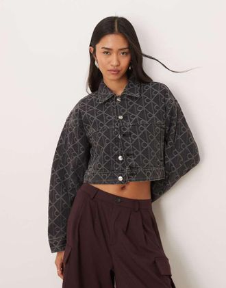 Calvin Klein Jeans Jeansjacke in Schwarz mit Monogramm-Emblem-Print