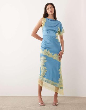 Never Fully Dressed Fearne - Satin-Midikleid in Blau und Zitronengelb mit Spitzendetail