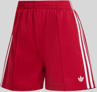 adidas Originals Loose Fit Sweatshorts mit Logo-Patch Modell FIREBIRD