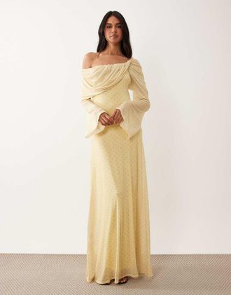 Asos Schulterfreies, lang&auml;rmliges Maxikleid in Zitronengelb mit drapiertem Ausschnitt und Polka-Dot-Muster