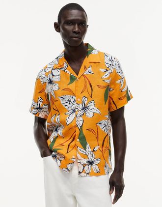 Tommy Hilfiger Kurz&auml;rmliges Leinenhemd in Orange mit regul&auml;rer Passform und tropischem Muster