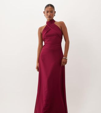 Tfnc Petite TFNC Brautjungfern Petite Chiffon-Maxikleid mit Neckholder und Drapierung in Himbeere-Rosa