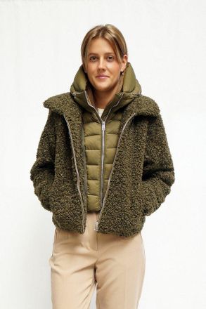 Funk since 1776 Fellimitatjacke in hochwertiger Lammoptik mit abnehmbarer Steppkapuze 2-in-1 Design