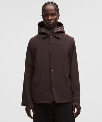 lululemon Isolierte 2-in-1-Weste und Shell SLNSH Kollektion f&uuml;r M&auml;nner - Gr&ouml;&szlig;e 2XL in Sequoia/Black