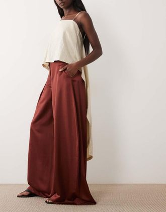 Asos Elegante Satinhose in Schokobraun mit weitem Bein
