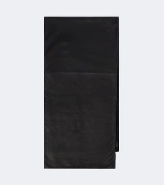 Toteme Schal aus Leder